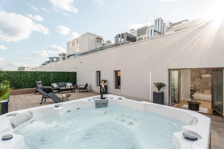 Brand New! Private Jacuzzi + Terrace + Parking - Varsovie