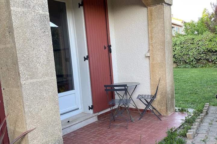 Appartement En Rez De Jardin - Arles