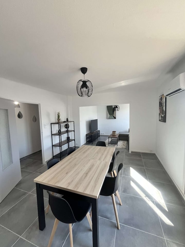 Grand Appartement Alès - アレス