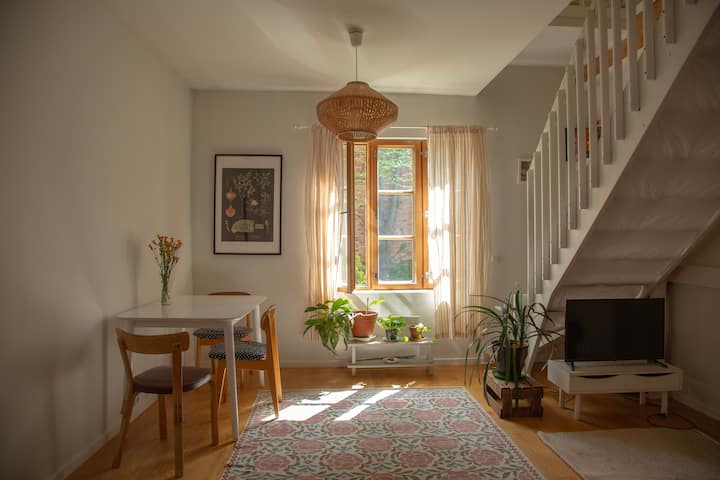 Rauhallinen Ja Kodikas Puutaloasunto Keskustassa - Tampere