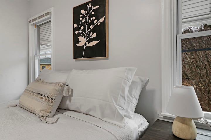 Adorable Apartment 2bd 1bth | Waukegan - Lake County, IL