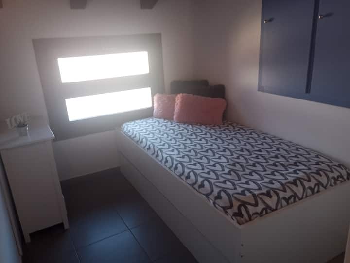 Habitación En Un Piso Dúplex - Alp, Catalonia