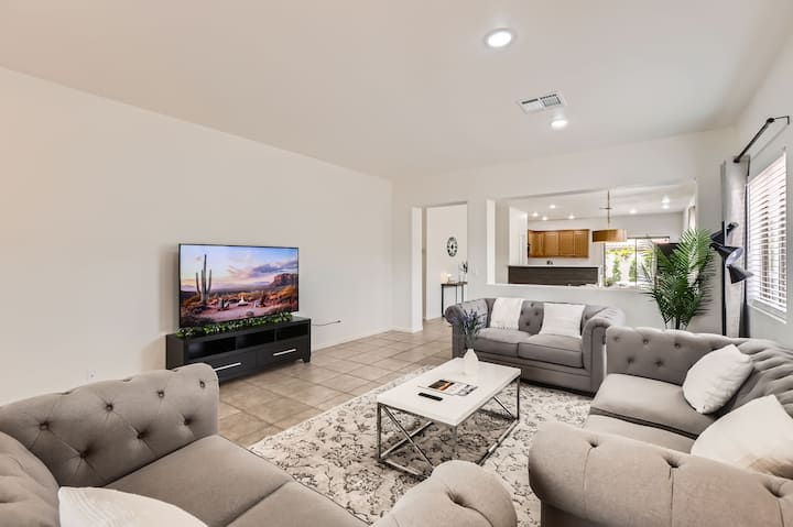 Superb & Cozy Nw Valley Retreat! - Peoria, AZ