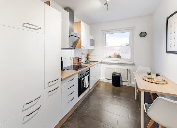 Modern 3-br Apmt. Sleeps 6+ - Essen