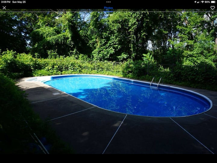 Beautiful 1800’s Farmhouse With Pool On 20 Acs - Saratoga Springs, NY