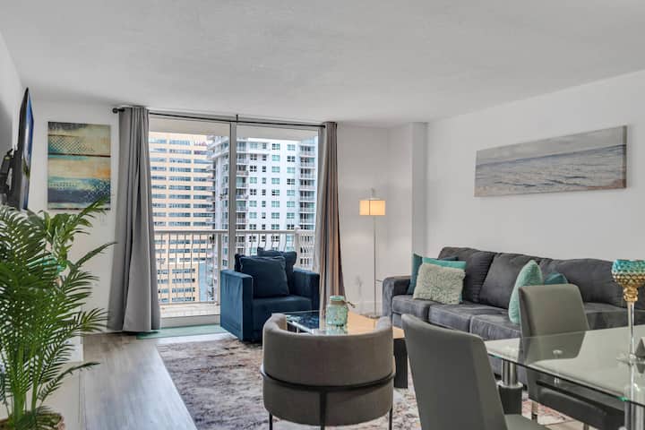 Peaceful Brickell 1br | Water & City Outlook - 마이애미