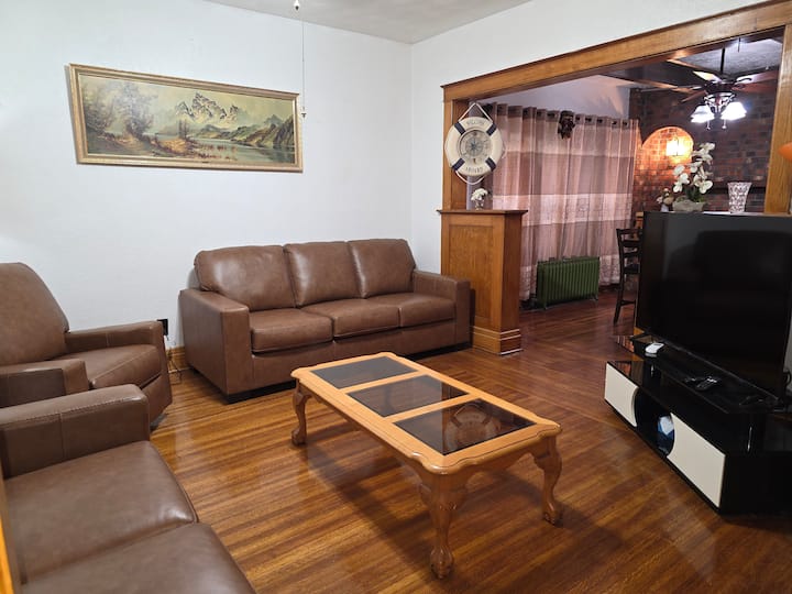 4 Bedroom 1.5 Bath Home | Close To The Falls! - Niagara Falls