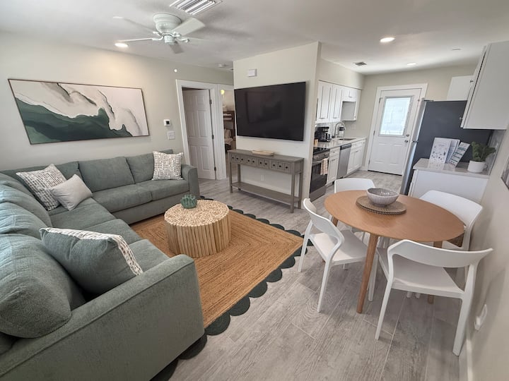 Coconut Cottage~private Heated Pool~block To Shops - Anna Maria