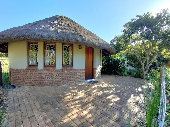 Rustic Rondavel On Secure Estate - Hilton