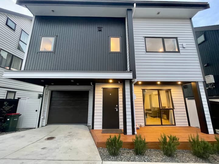 4-bedroom House, Free Carpark - Auckland