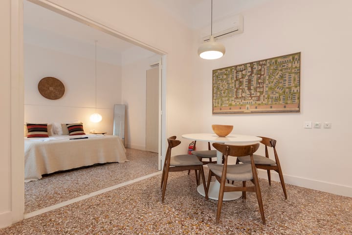 Sunny Athenian Stay In Vibrant Petralona - Athens