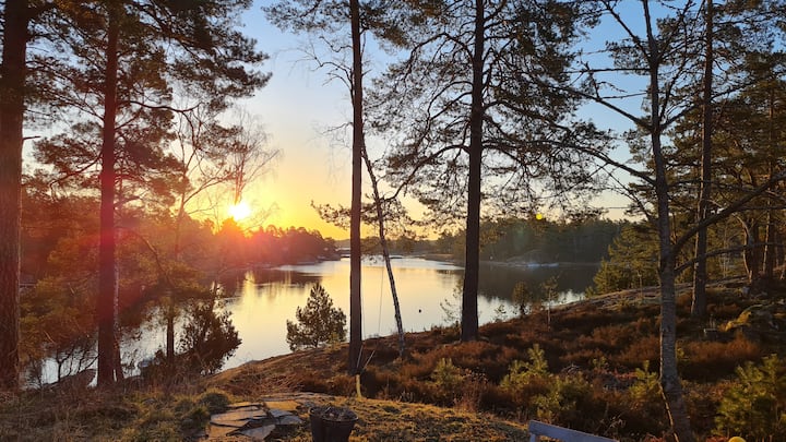 Två Små Stugor Vid Havet - Västervik