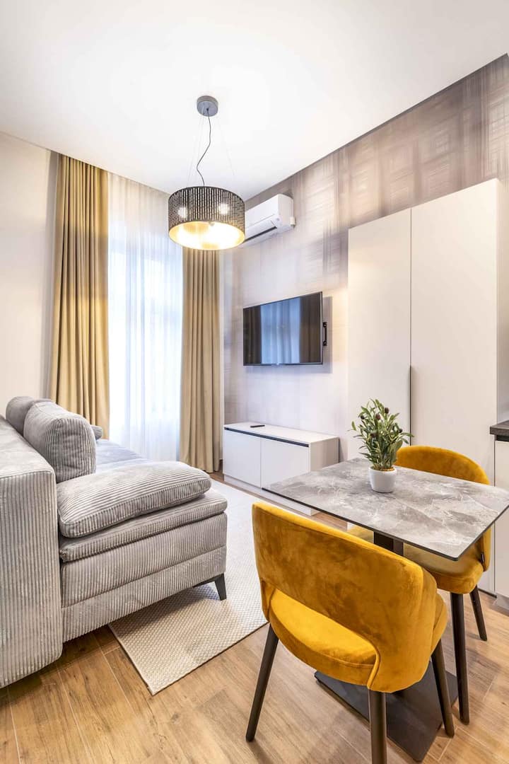 9 Modern Studios • Central Zagreb • 19 Guests - Zagreb