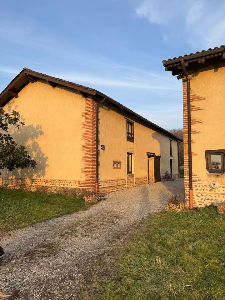 Charmant Gîte 100m² 2 Niveaux 2 Chambres Jardin - Ain