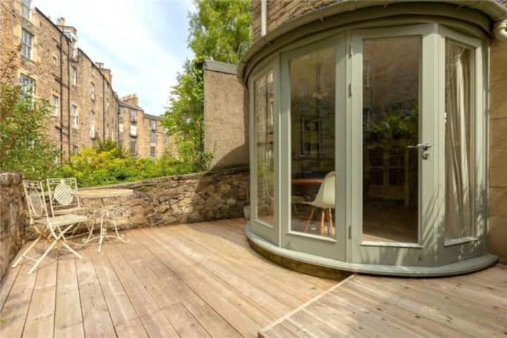 Charming Mews Flat In Citycentre - Edinburgh