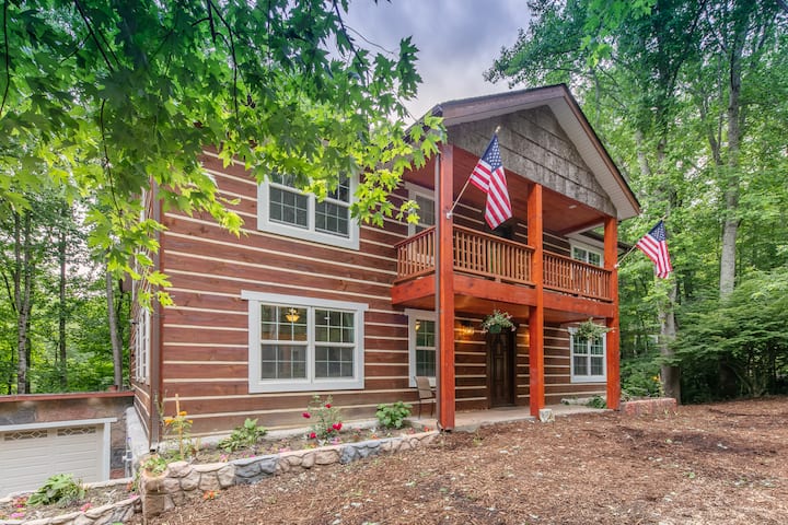 Log Cabin Castle - Boone, NC