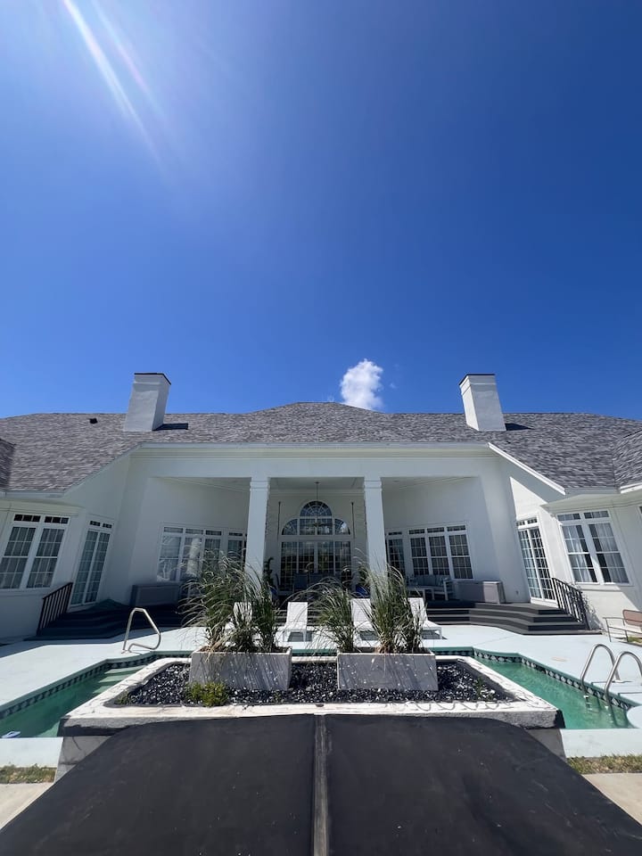 Private Pool Game Rm 5000 Ft Of Elegant Comfort - Panama City, FL