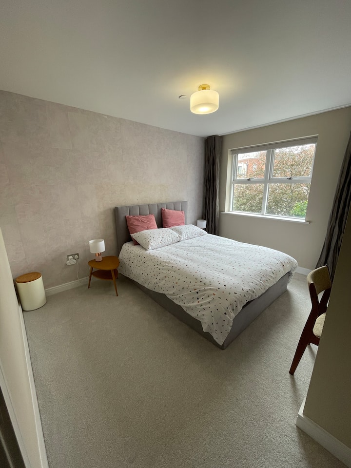 Ensuite Room In Modern Townhouse - Cardiff