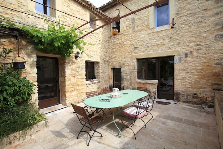 La Petite Maison Des Garrigues - Gordes, Francia