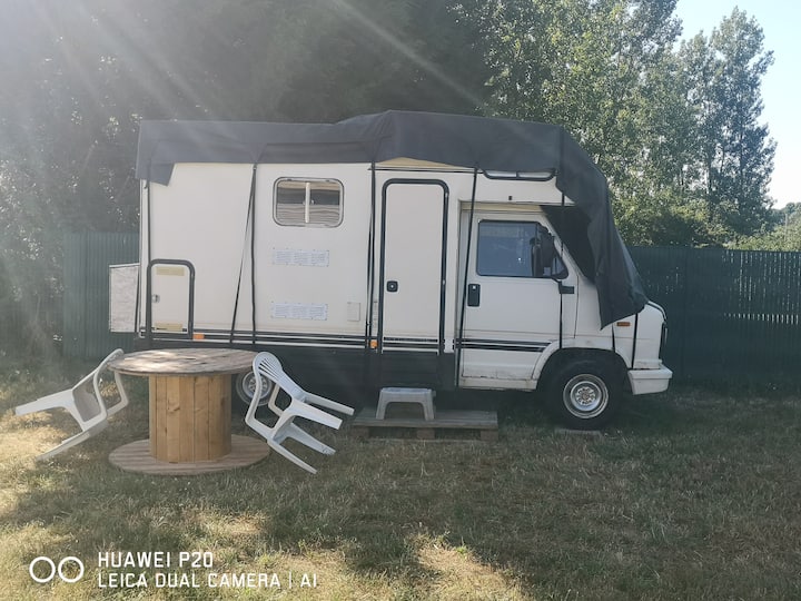 Chambre Dans Un Camping-car - Notre-Dame-de-Monts