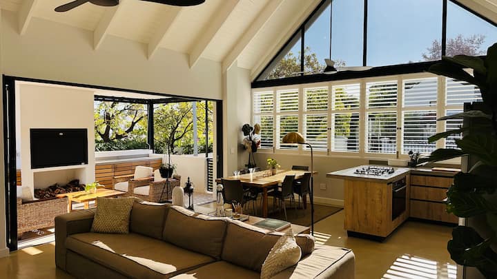 Franschhoek Chic | Comfort 2-bedroom Stay - Franschhoek