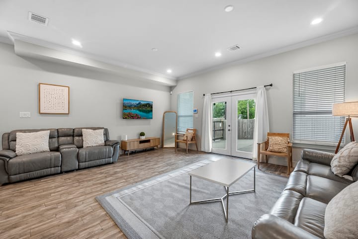 Heights Home | Central Location - Houston