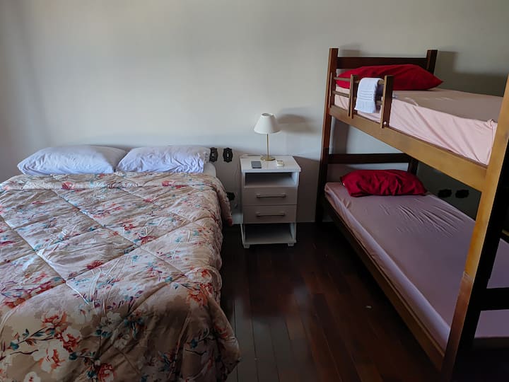 Quarto 3 Lindo Sobrado Com Piscina No Centro - Campo Grande