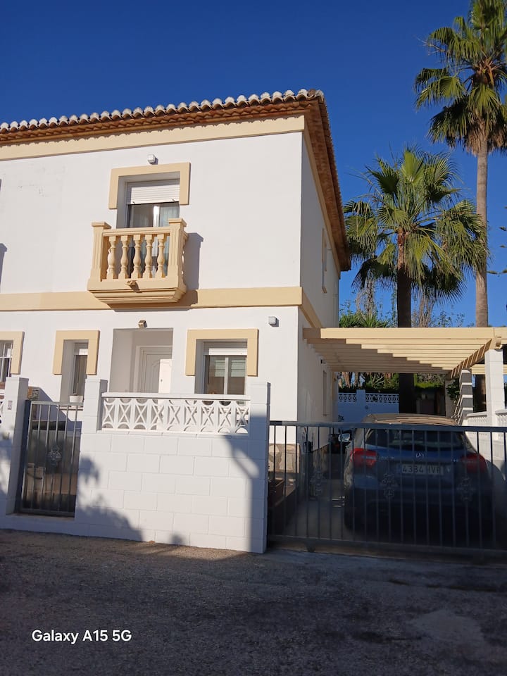 Chalet Adosada Cerca De La Playa - Denia