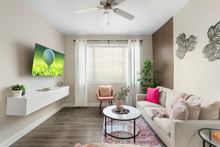 Tempe Getaway - Pool & Resort-style Amenities! - Tempe, AZ