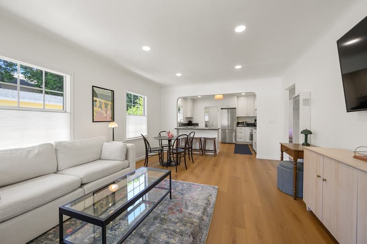 Walk To Downtown Slo-2bed/2bath: Buzzing Bungalow - San Luis Obispo, CA