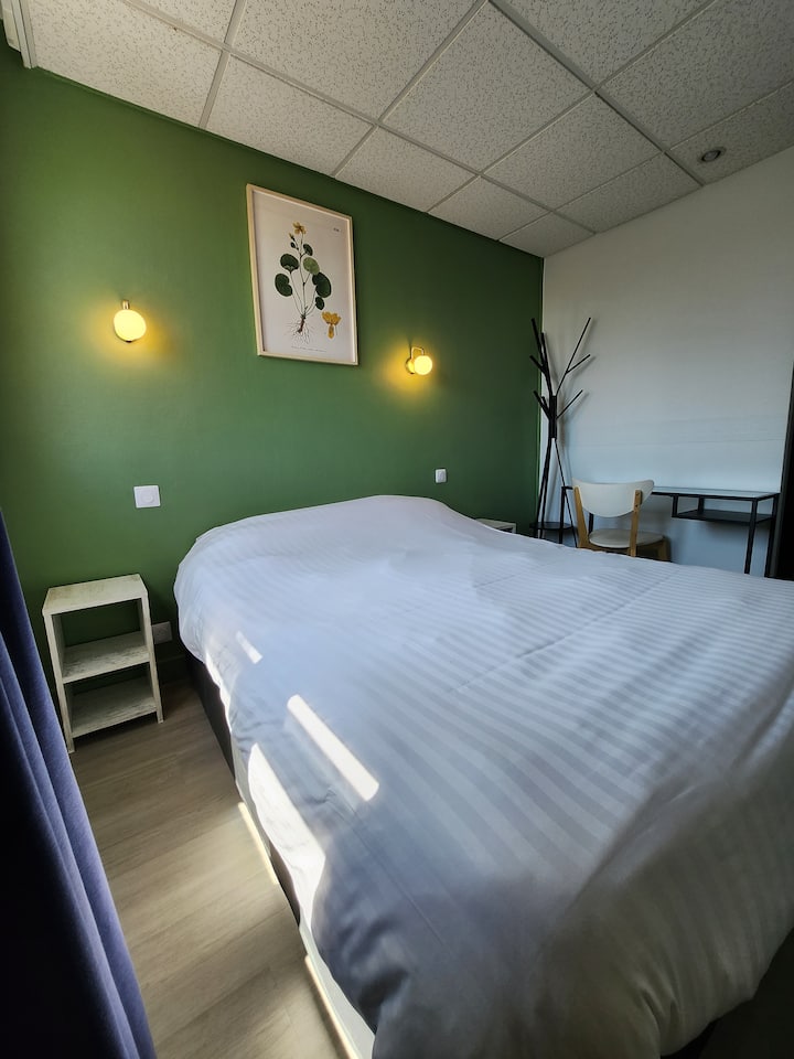 Chambre éQuipée Dans Ancien Hôtel - Centre-ville - Le Havre