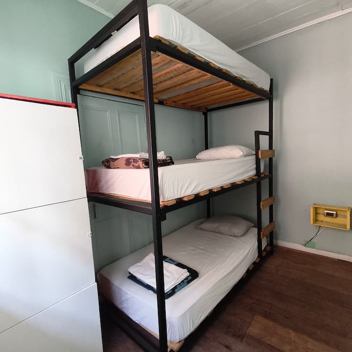Habitación Compartida En Hostal - Valparaíso, Chile