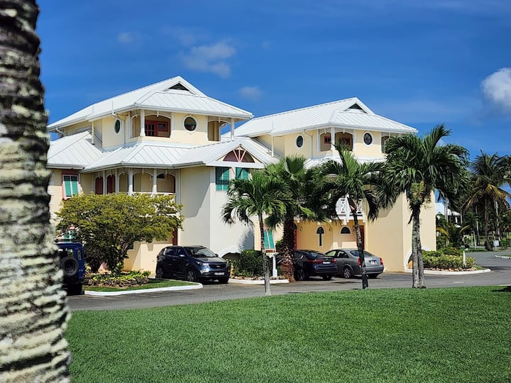 Charming And Relaxing One Bedroom, 2 Bed Townhouse - Tobago