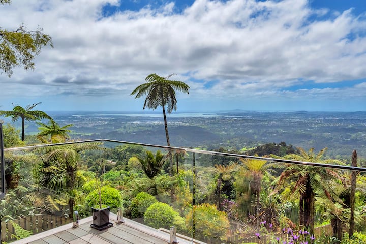 Tui Retreat With Breathtaking Views - Auckland