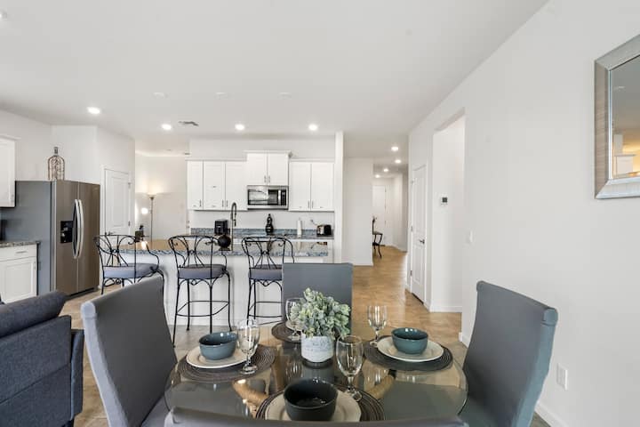 Beautiful Newer Buckeye Home - Buckeye, AZ