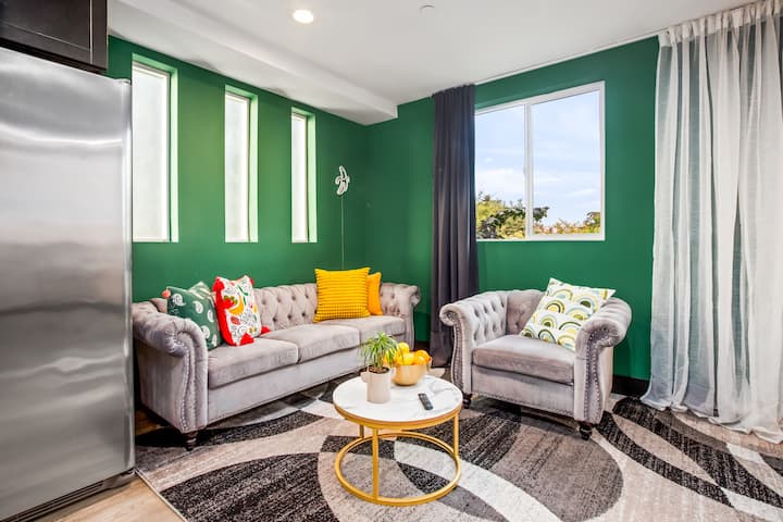 La Oasis|jacuzzi|parking|fireplace| Prime Location - Culver City, CA