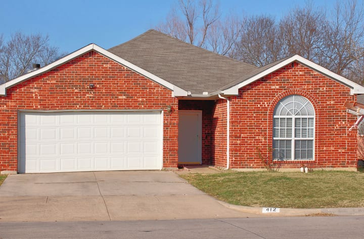 Spacious 4br Family Home - Mansfield, TX