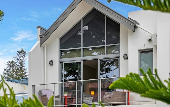 Welcome To Cottesloe Premier! - Cottesloe
