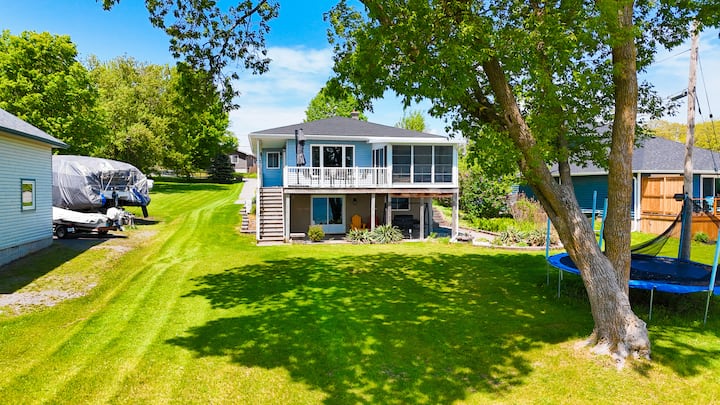 Year Round Lakeview Cottage - Napanee