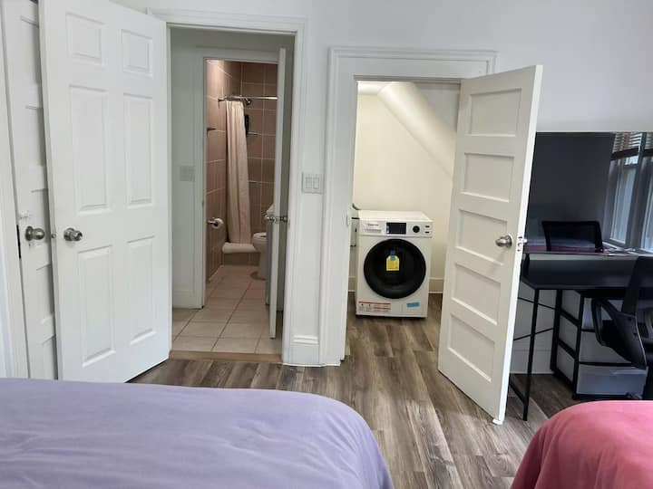 Quite And Spacious Room - Syracuse, NY