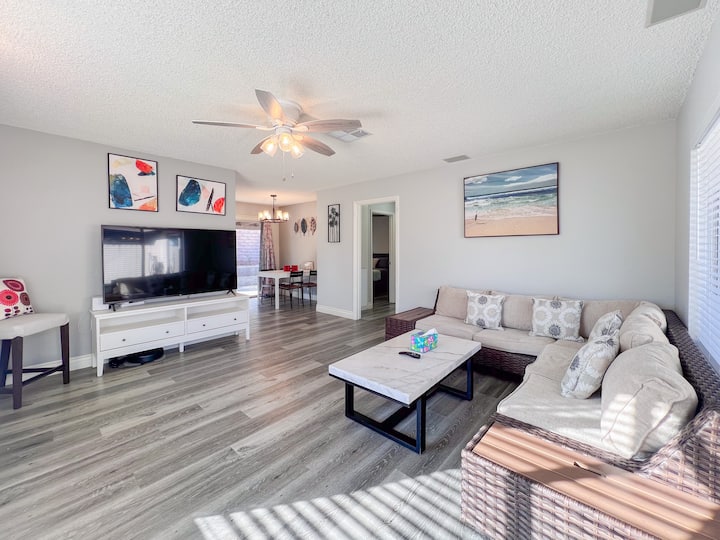 Super Nice 2br/1ba W/big Yard - Las Vegas