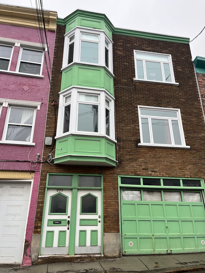 Central, Calme Minimaliste, Terrasse Et Garage - Lévis