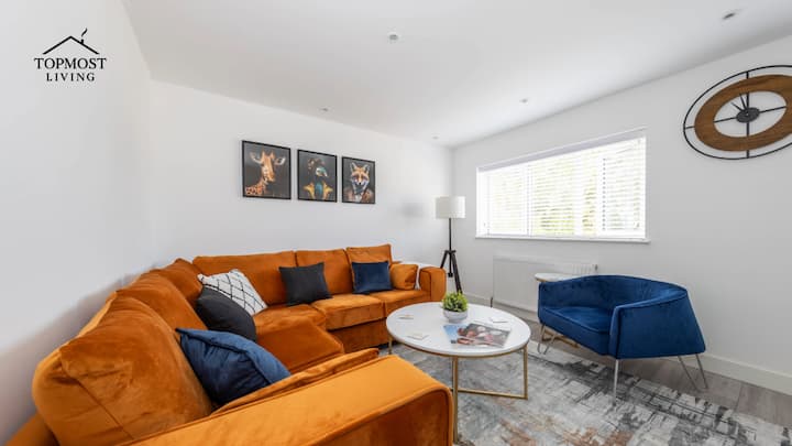 Perfect For Groups. Sleeps 8, 6 Beds. Free Parking - Luton