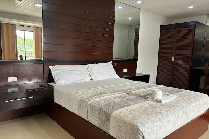 Deluxe Double Room @ Yellowbell Hotel - Batangas