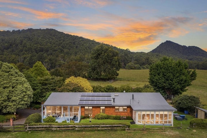 Spacious Farm Stay – Penguin [New Listing] - Penguin