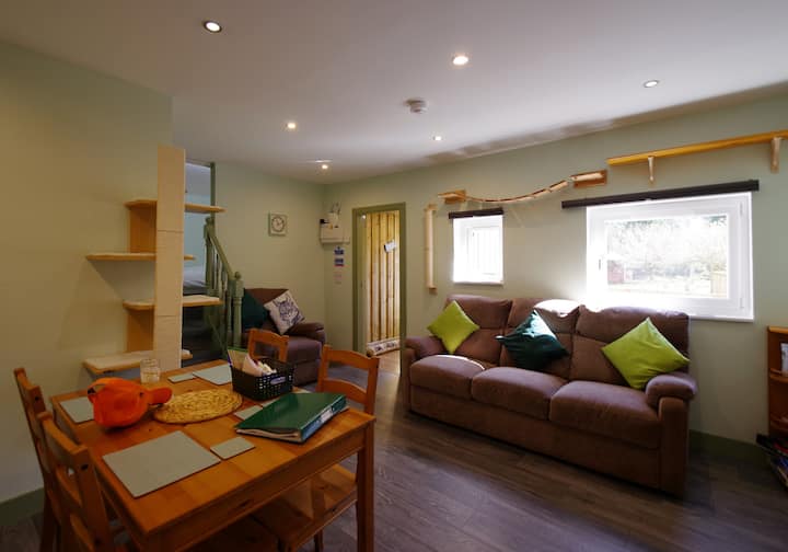 Cat-friendly Cabin In Historic Walled Garden - Linlithgow