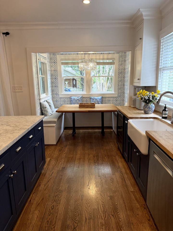 Charming Heights Bungalow | 3b/2b | Outdoor Oasis! - Houston, TX