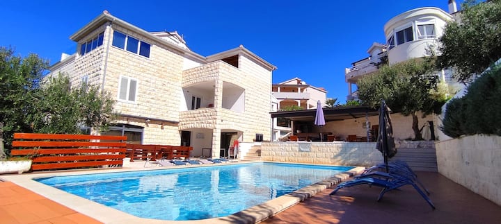 Penthouse With Sea View - Hvar
