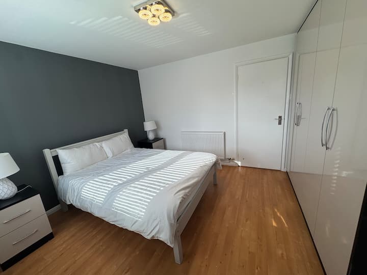 One Bedroom Furnished Flat - ラムフォード
