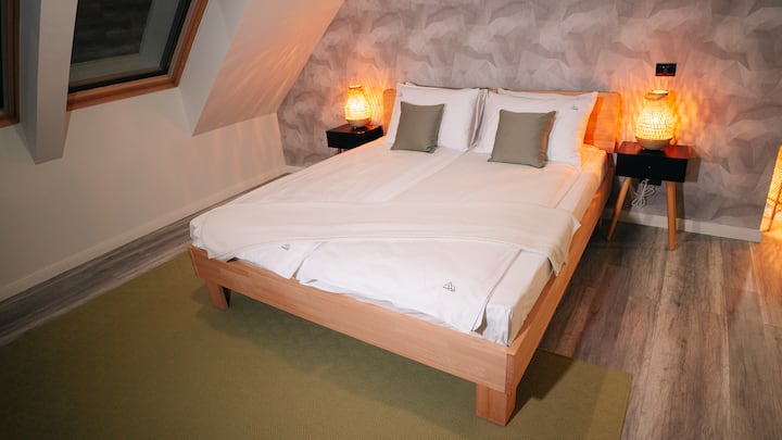 Nature Nest Adults Only | Elegant Hills Hideaway - Râșnov Romacril